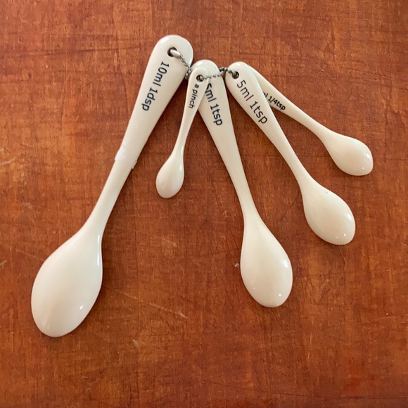 None | Kitchen | Porcelain Measuring Spoons Set | Poshmark